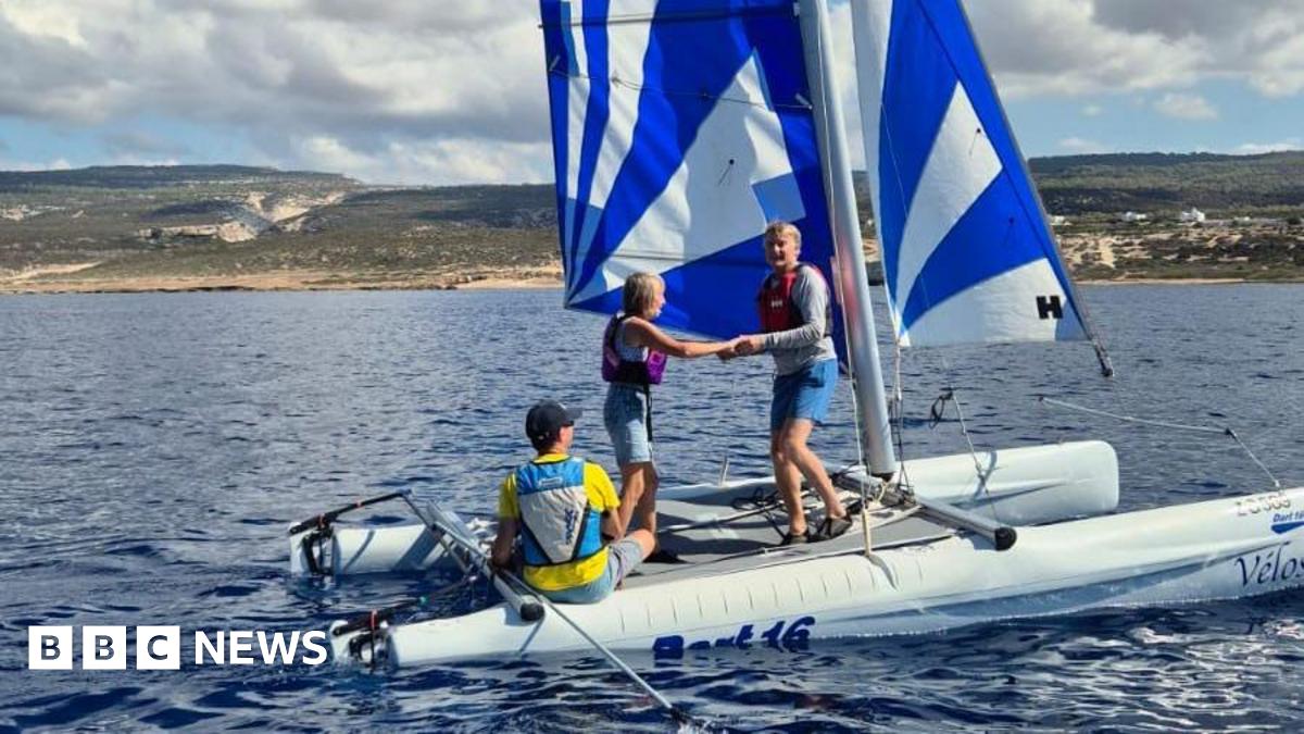 Burton Latimer couple jive round the world for charity challenge - BBC News