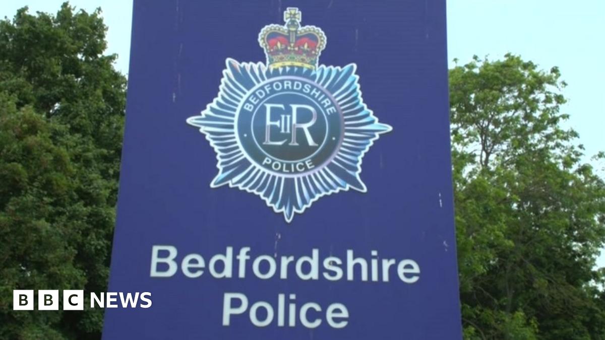Bedfordshire police officer threatened parking warden, says force - BBC ...