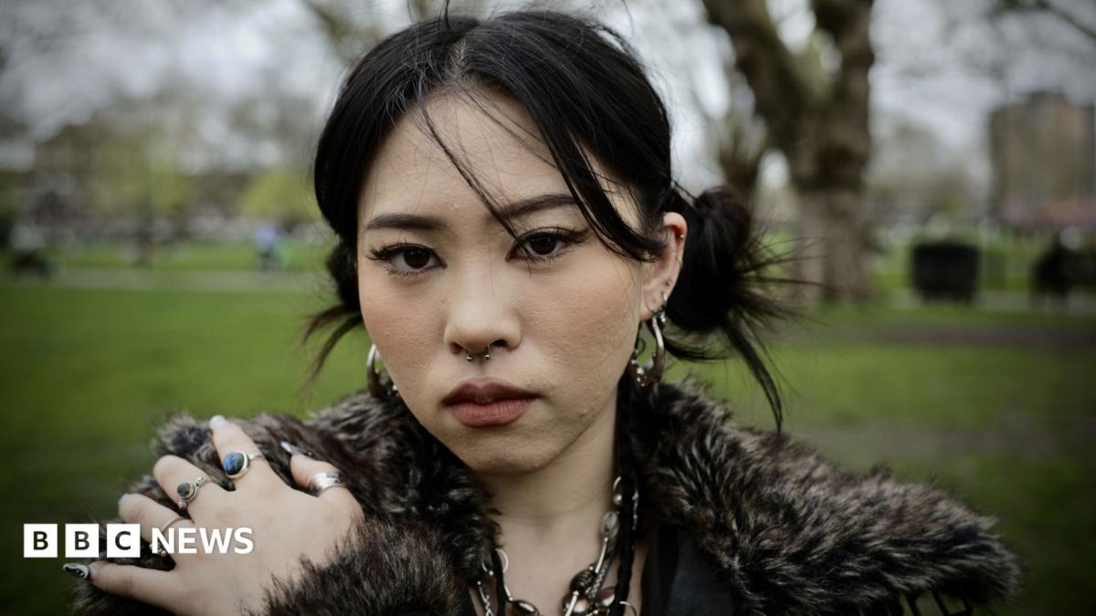 Exploring identity through the lens - BBC News