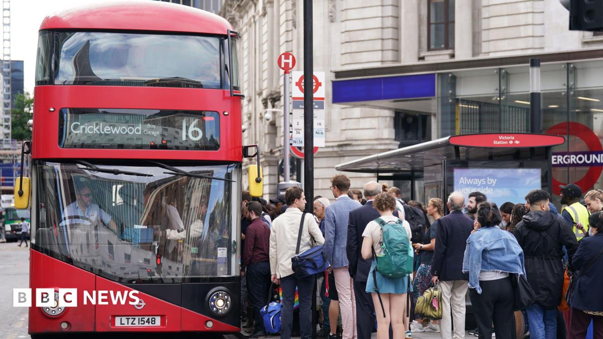 London United bus drivers voting on strike action over pay - BBC News