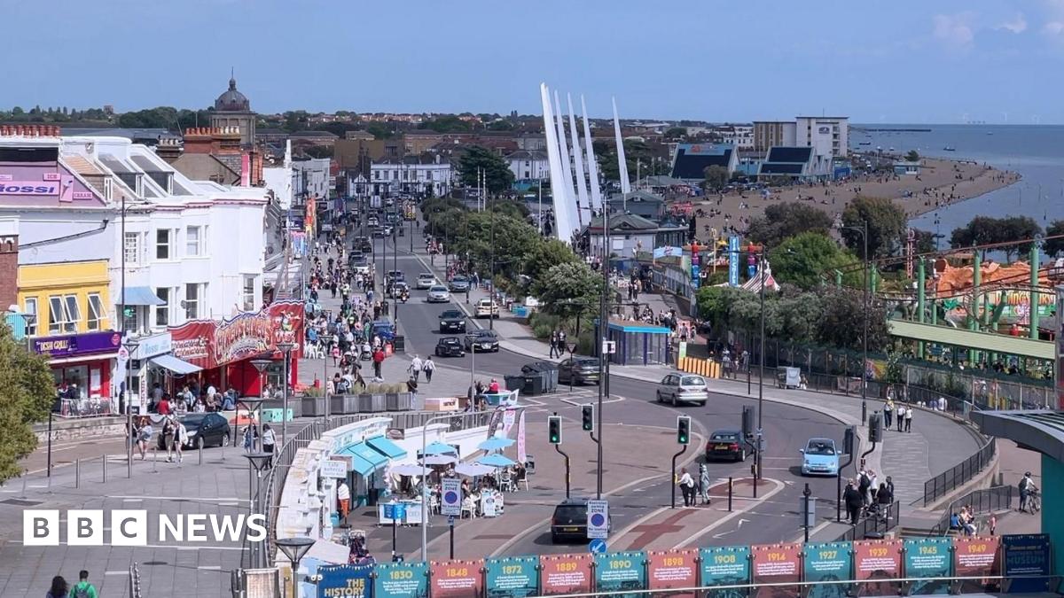Southend-on-Sea dispersal order issued by Essex Police - BBC News