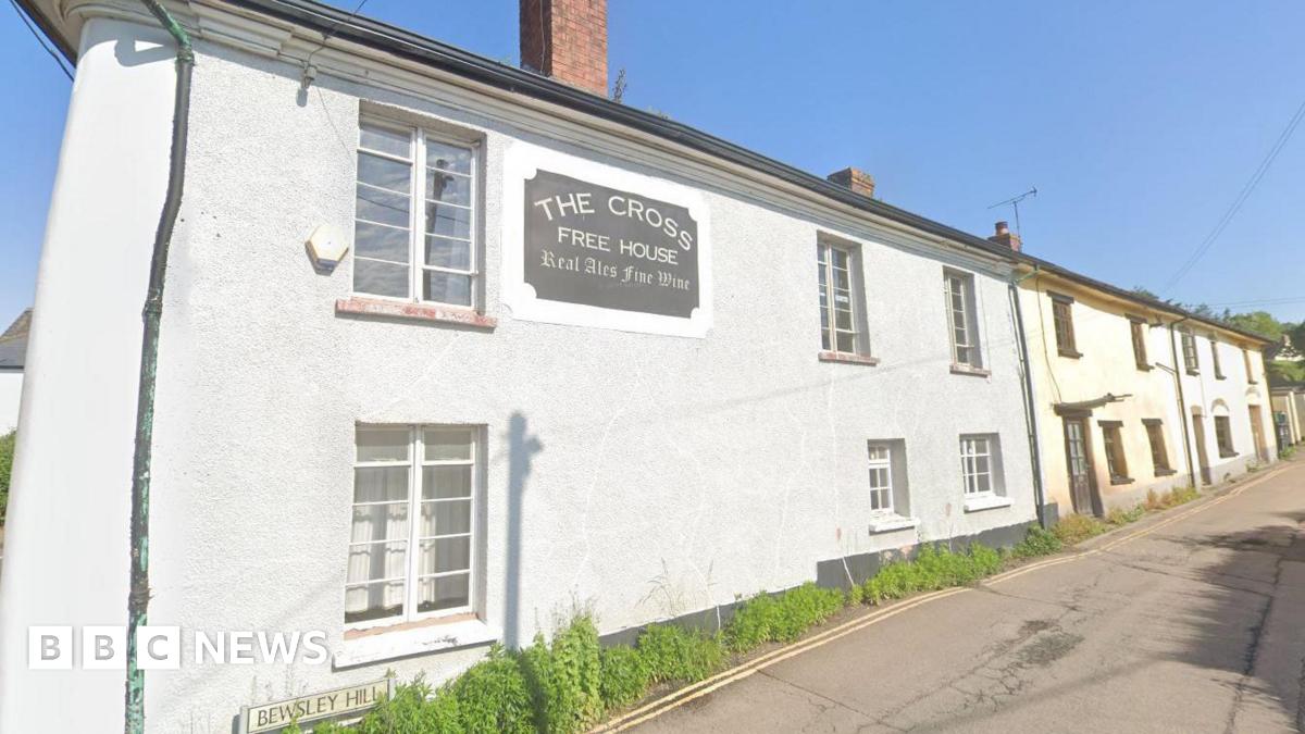 'Unsalvageable' Copplestone pub to be demolished - BBC News