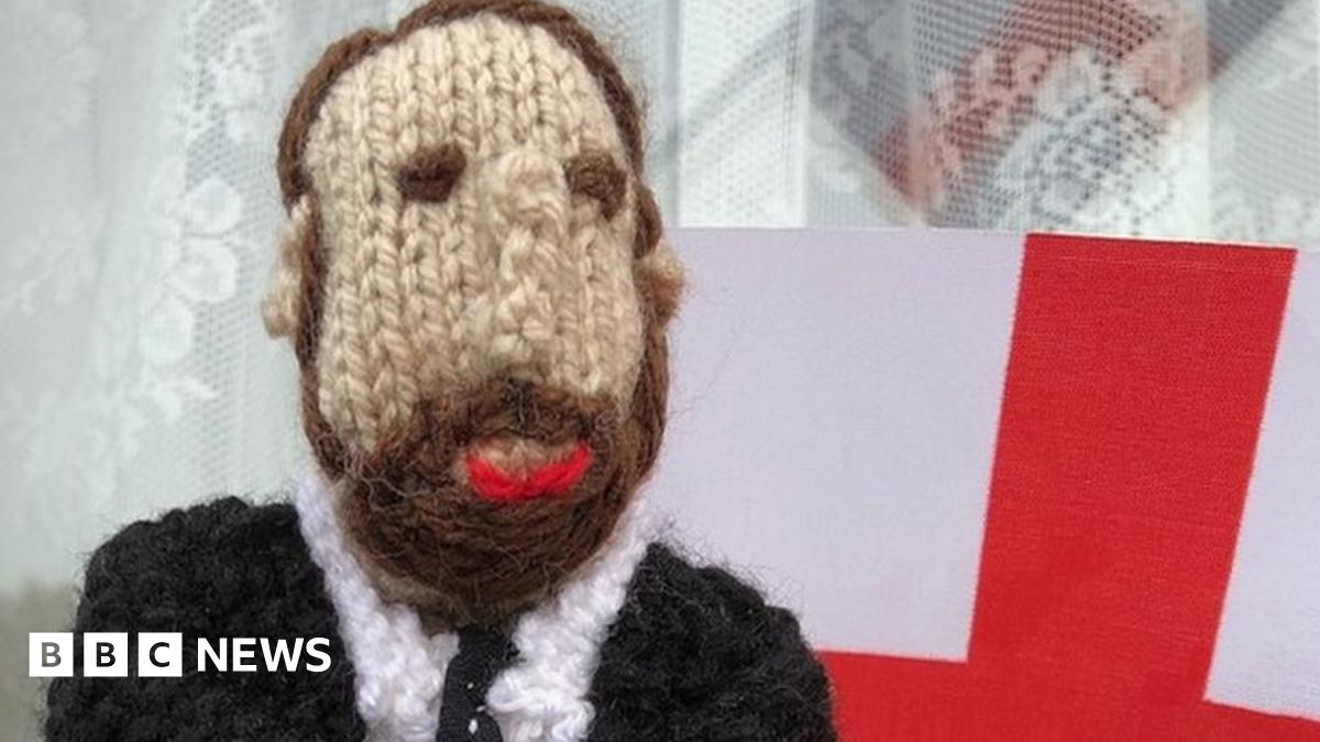 England football players 'all knitted up' by Watford fan - BBC News