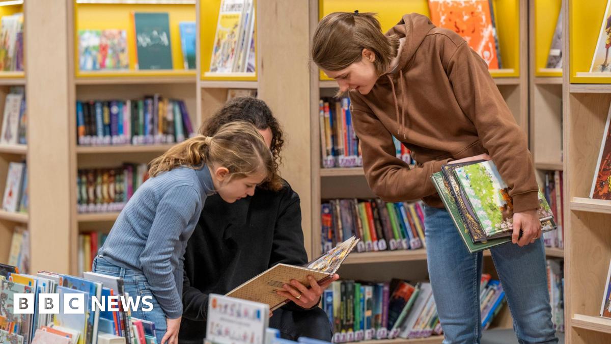 Lincolnshire libraries welcomed a million visitors - BBC News