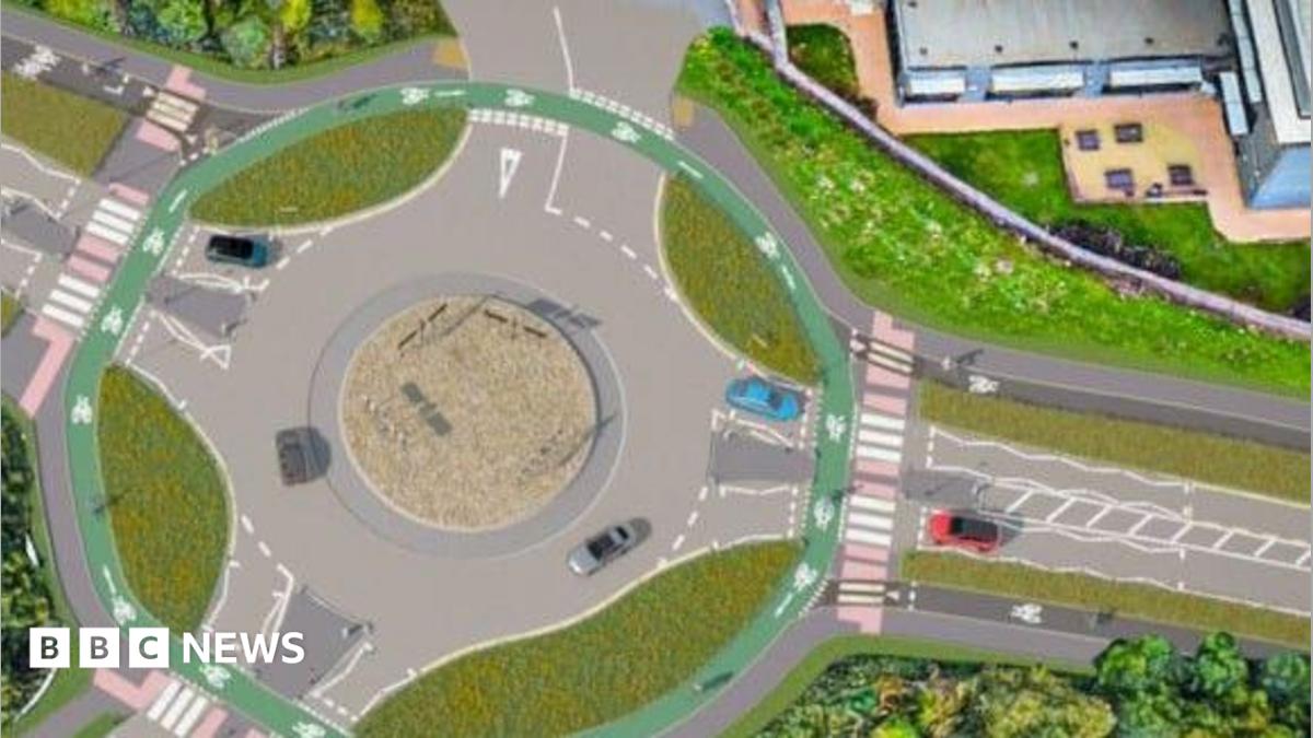 Hemel Hempstead 'Dutch-style' roundabout gets under way - BBC News