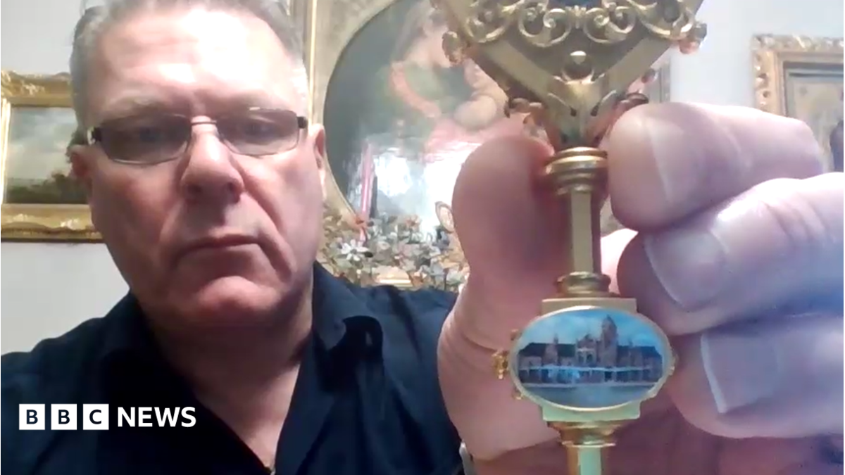 Princess Louise's golden key: From Barrow to gun show - BBC News