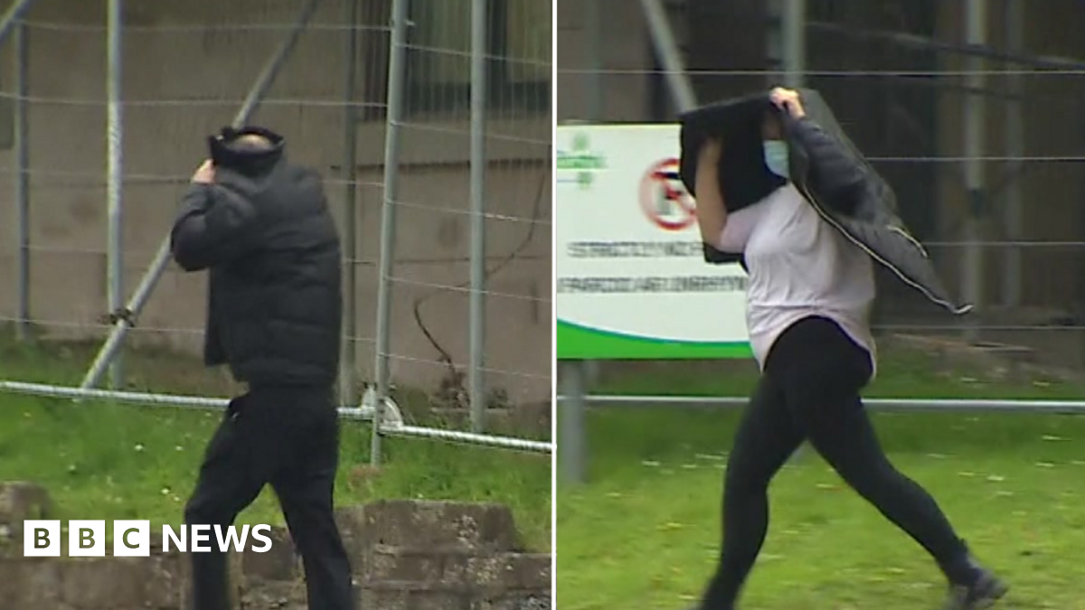 Kaylea Titford: Parents deny allowing death of obese daughter - BBC News