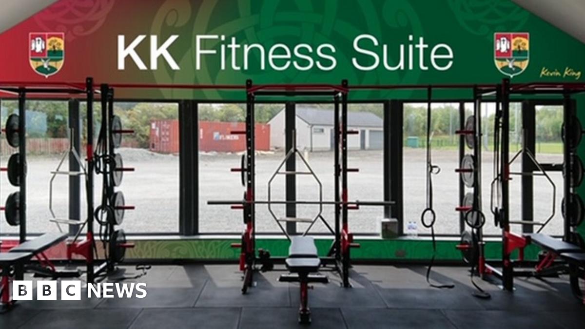 Slaughtmanus Gaelic Club names gym after former player - BBC News