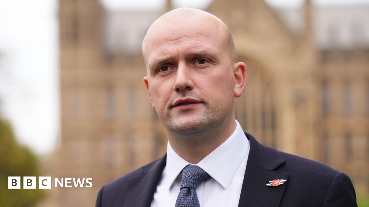 Stephen Flynn will not seek dual mandate to become MSP - BBC News