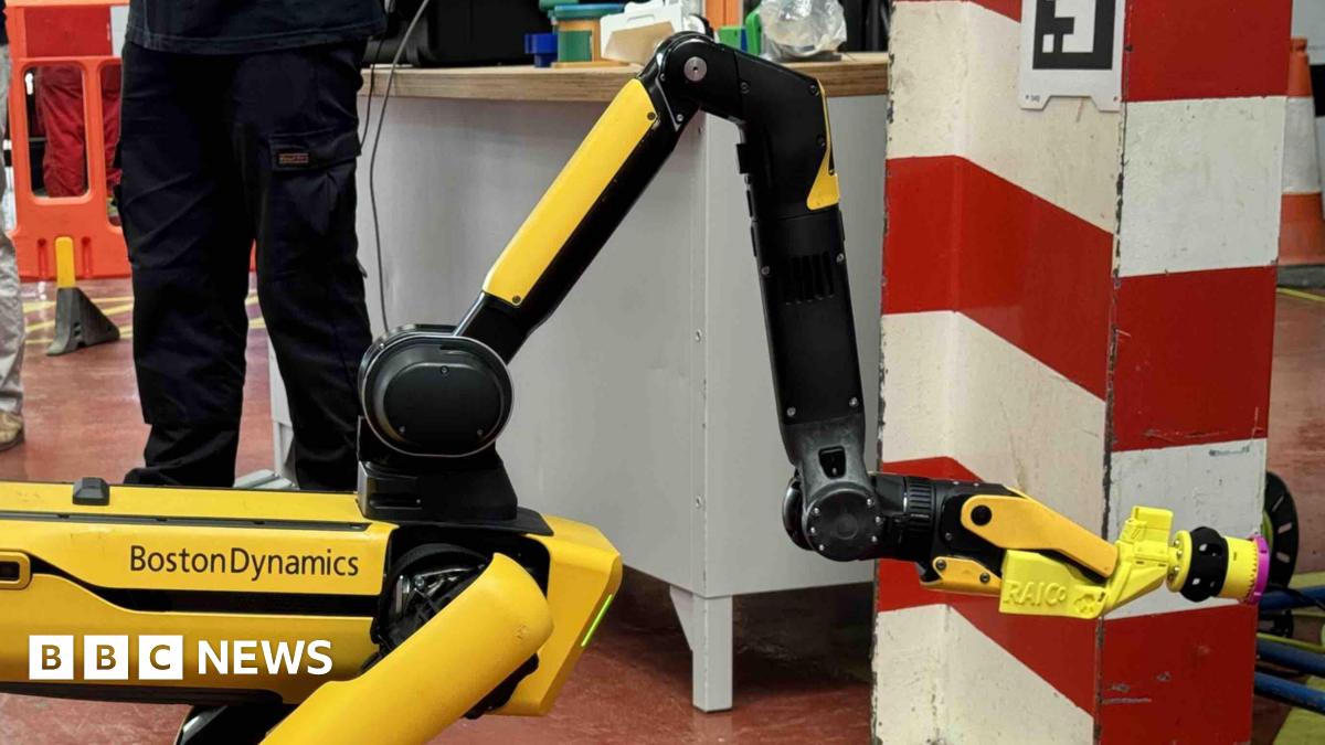 Robot uses swabbing tool to monitor radiation at Sellafield - BBC News