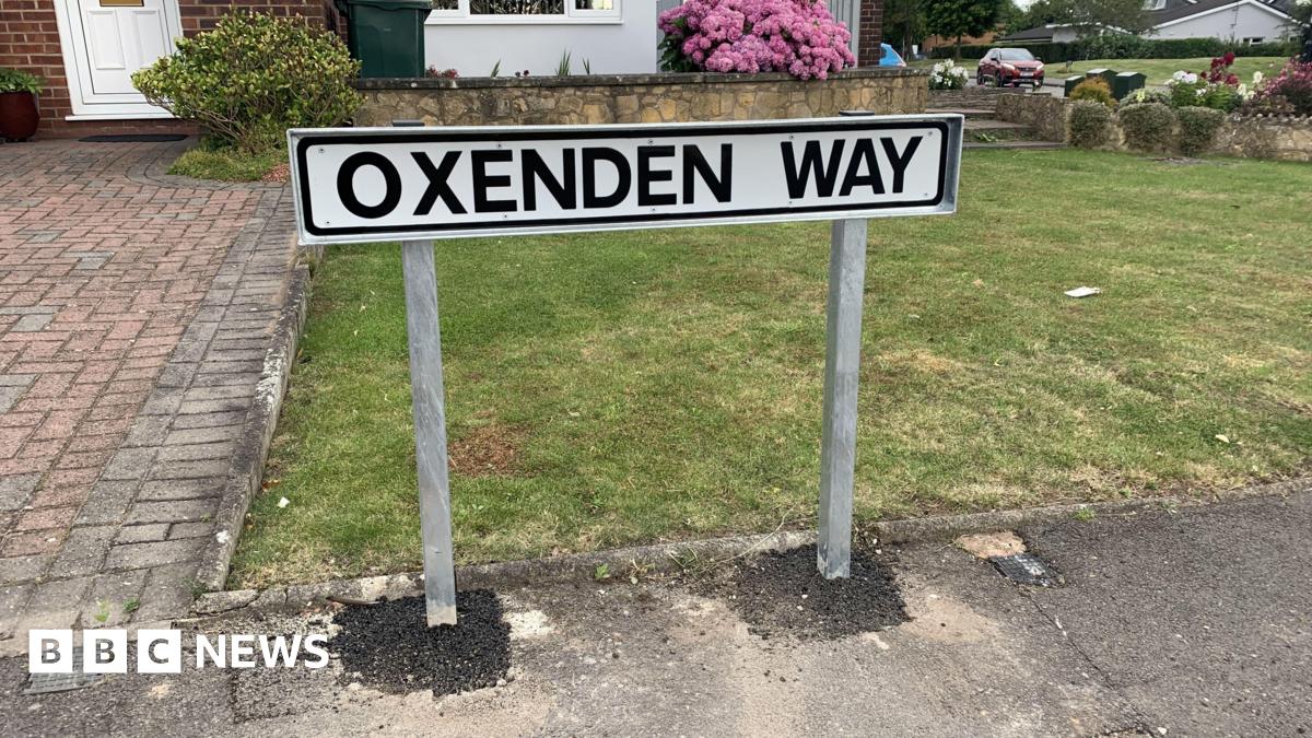 Spelling mistake spotted on Coventry road sign - BBC News