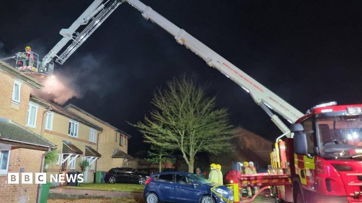 Dereham fire injures one and leaves homes 'uninhabitable' - BBC News