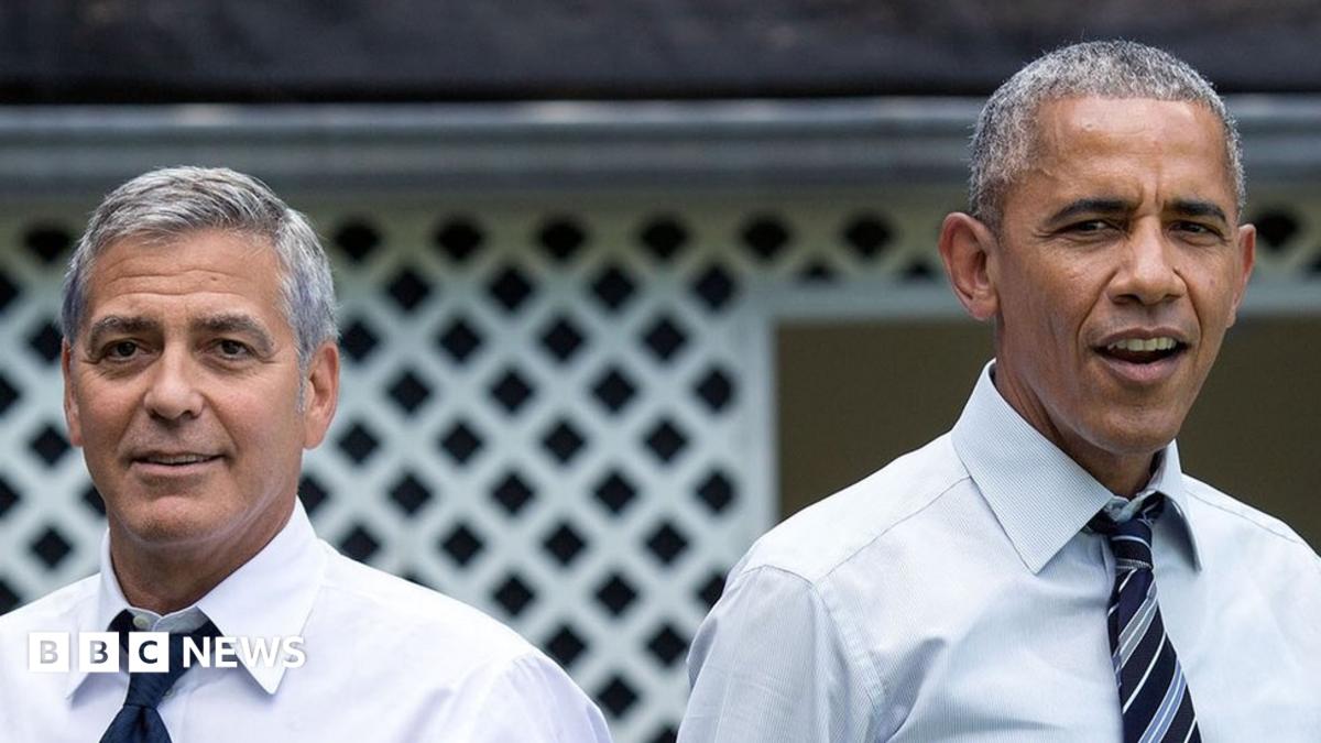 Obama's photographer presents his last year in review - BBC News