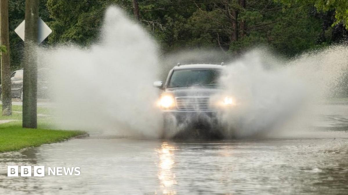 NI weather: Possible flooding as more heavy rain forecast - BBC News