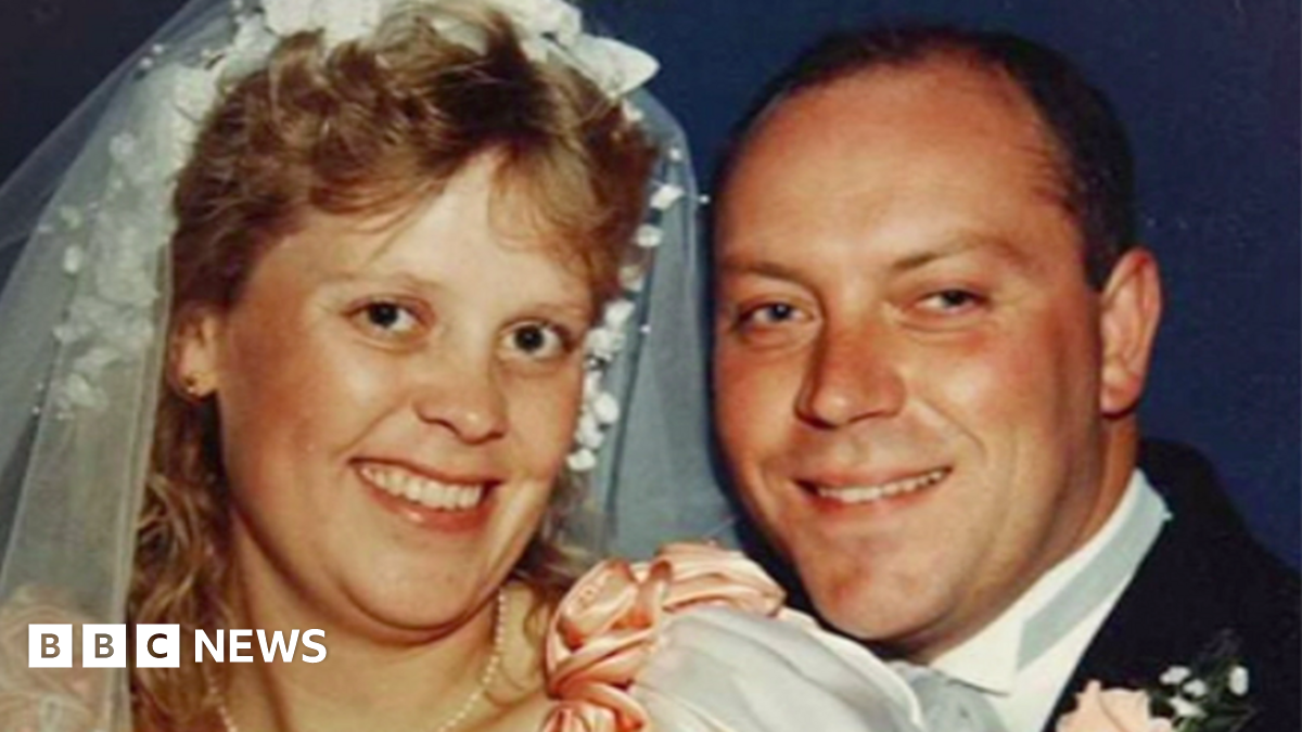 Debbie Griggs: Further charges for man who murdered wife in 1999 - BBC News