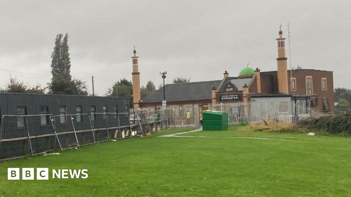 Approval for temporary mosque in Wakefield during building project ...