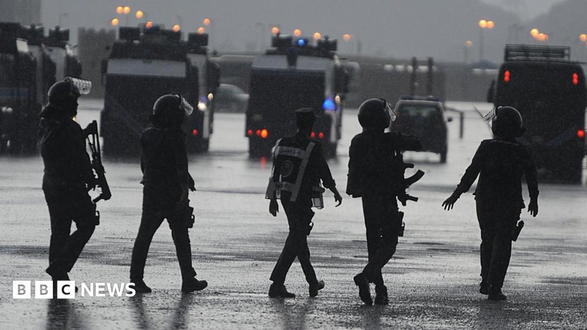 IS suspects held over 'plot' to attack Saudi mosques - BBC News