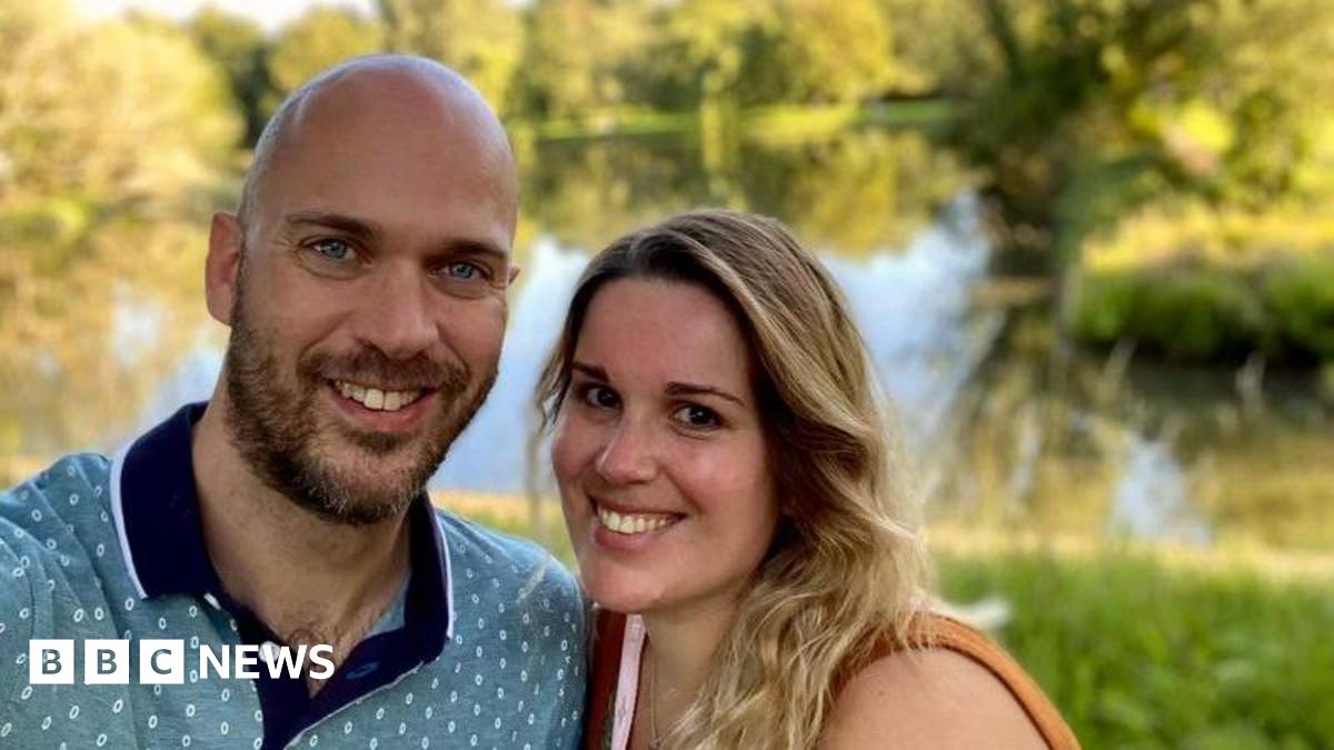 IVF in Ireland: HIV-positive woman calls for change - BBC News