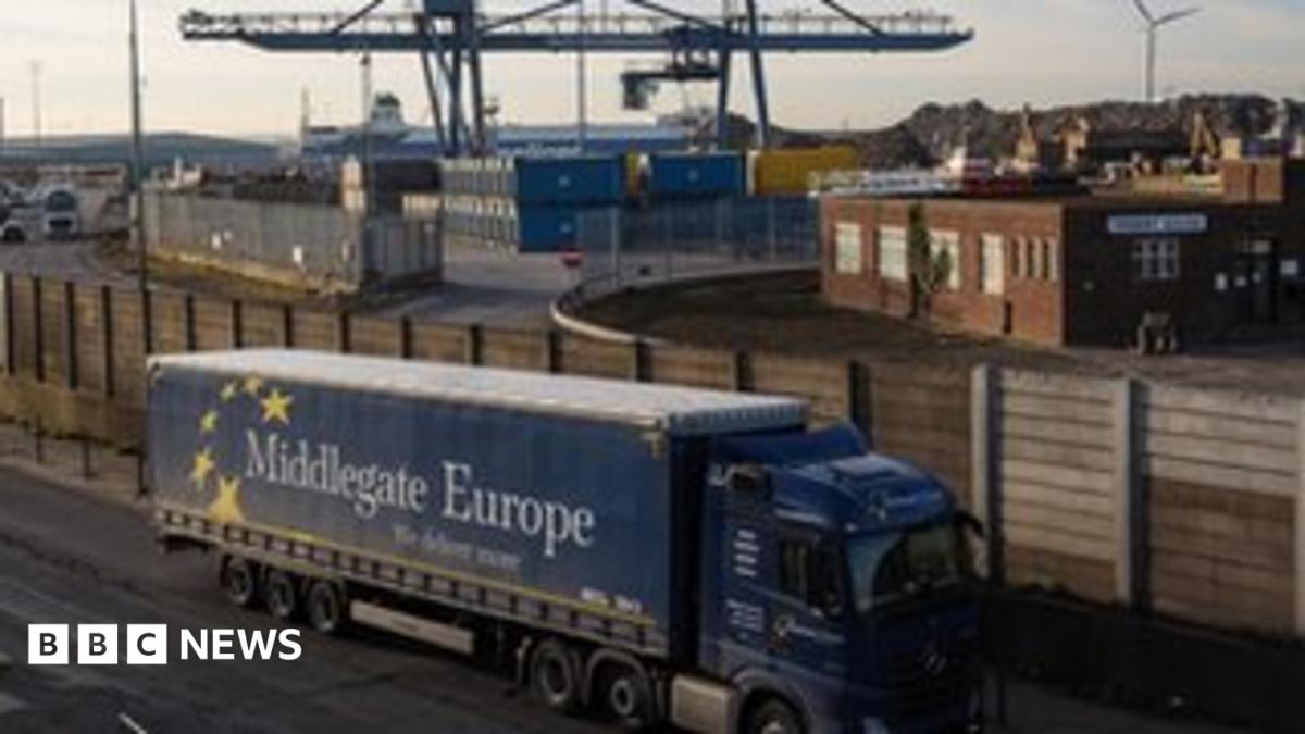 Brexit: How did HMRC get to a £20bn customs cost? - BBC News