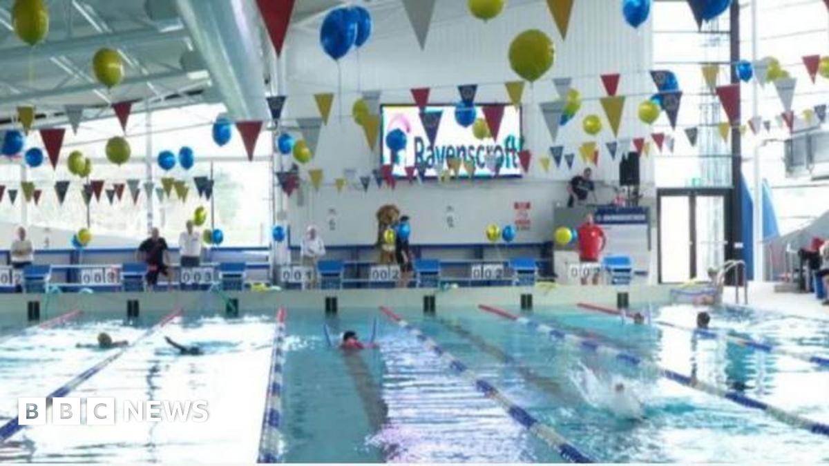 Jersey 'swimarathon' teams racing towards finish - BBC News