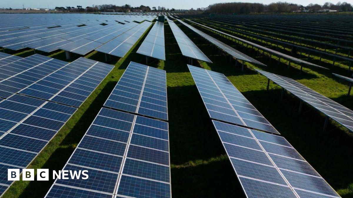 Objection to Tillbridge solar farm which 'beggars belief' - BBC News