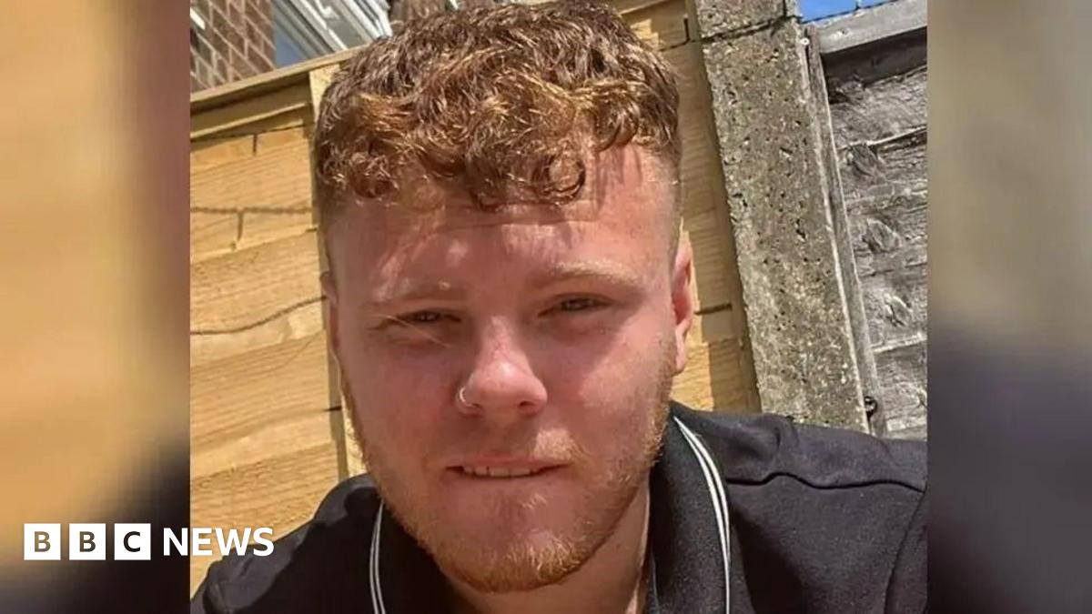 Gosport: Five sentenced for assisting brothers who murdered - BBC News