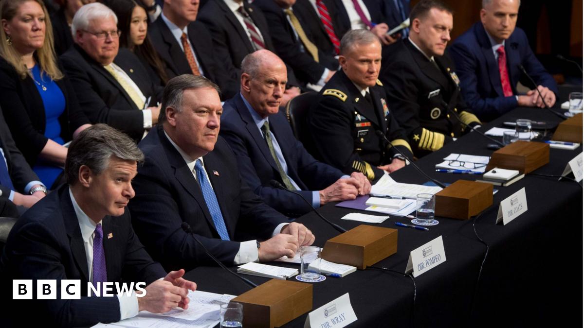 Spy chief warns on Trump aides' clearance - BBC News