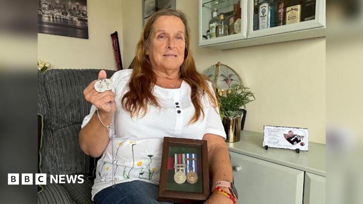 Afghanistan: Mum of killed soldier insists it 'wasn't a waste' - BBC News