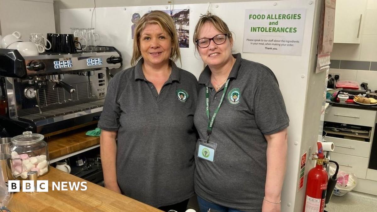 Biddulph social food store sees 50% rise in customers - BBC News