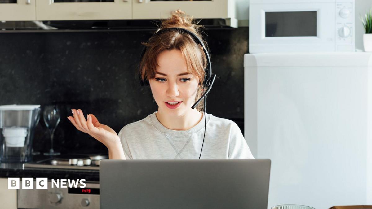 Working from home boosts productivity, Jonathan Reynolds says - BBC News