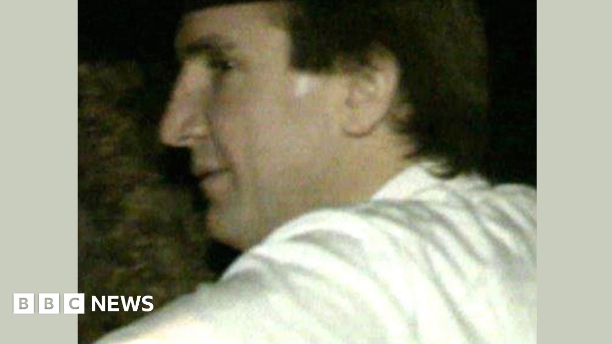 Man on trial after denying 1998 Fraserburgh fire murder charge - BBC News