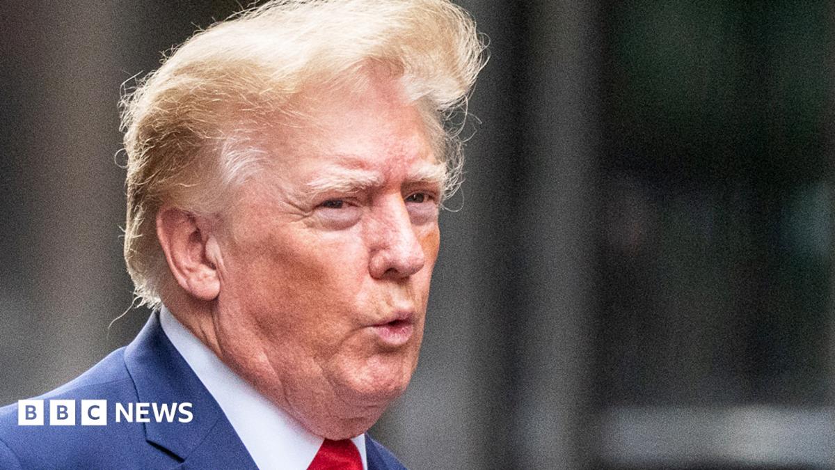 Quiz of the week: Why did the FBI 'raid' Donald Trump's home? - BBC News