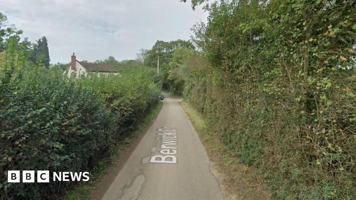 Cribbs Causeway plans could see more than 120 homes built - BBC News