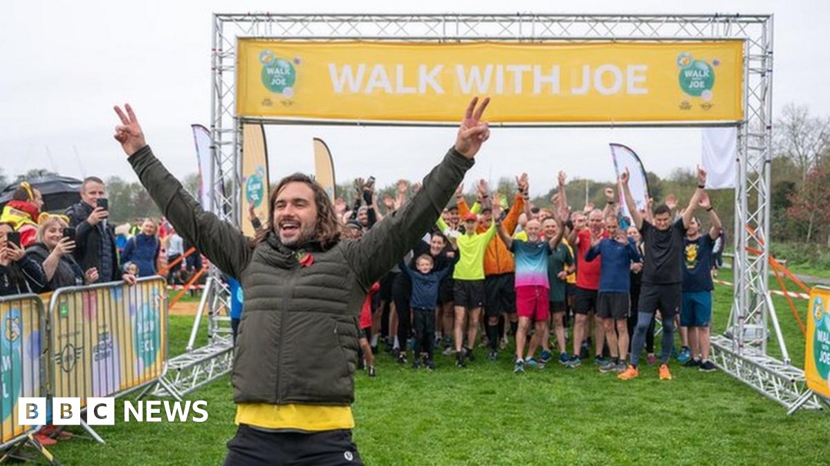 Walk with Joe Children in Need events kicks off in Maidenhead - BBC News