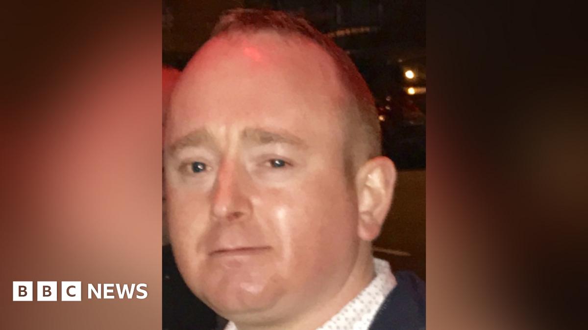 Murder conviction for cousins who kicked man 'like a football' - BBC News