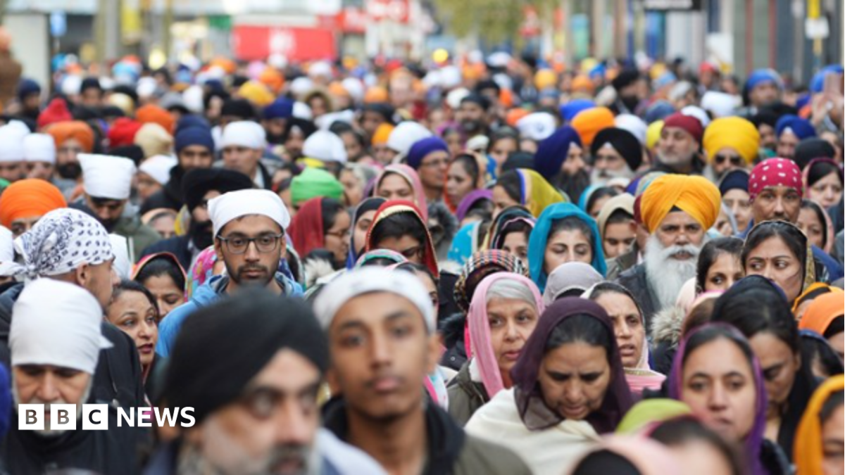 Rolling road closures planned for Leicester Sikh procession - BBC News