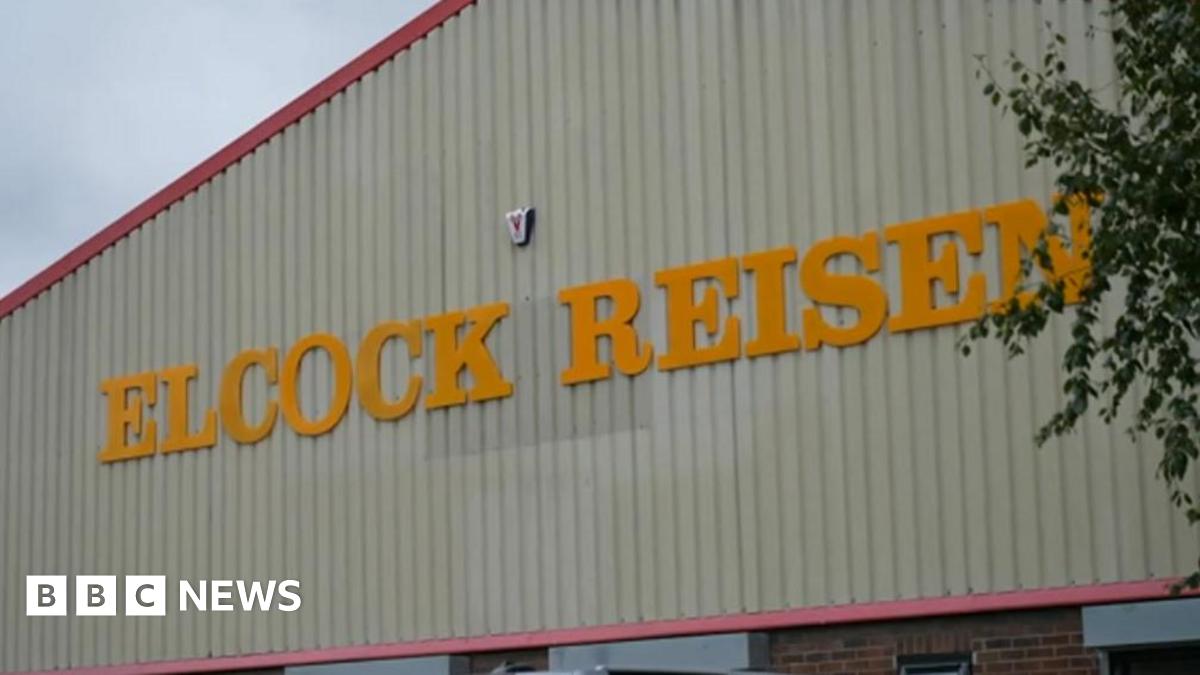 Elcock Reisen customers should get money back, says boss - BBC News