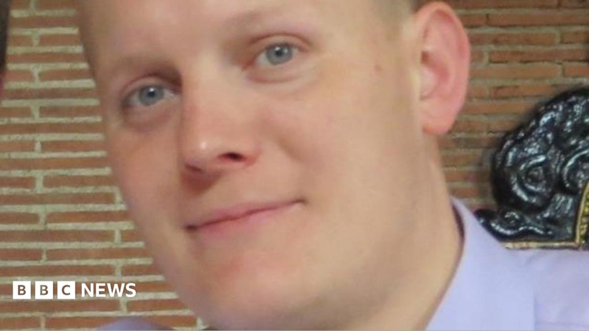 Man who died after Ormsgill Reservoir swim named - BBC News