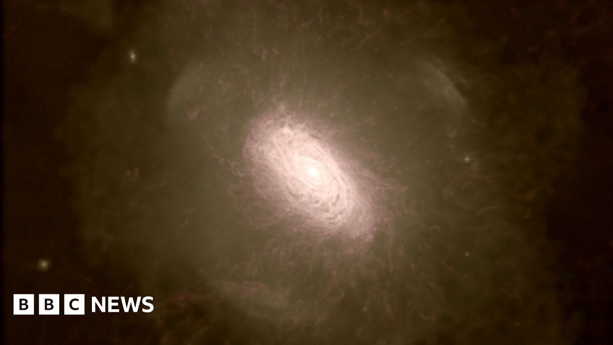 Earliest galaxies found 'on our cosmic doorstep' - BBC News