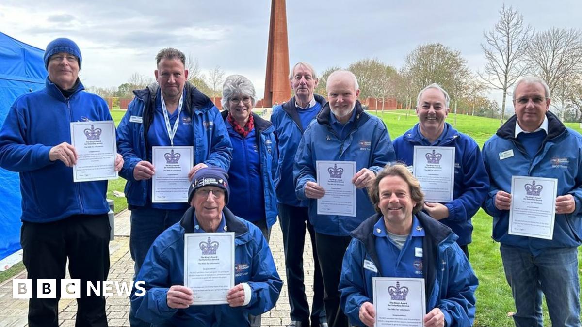 Lincoln Bomber Command volunteers receive King's Award - BBC News