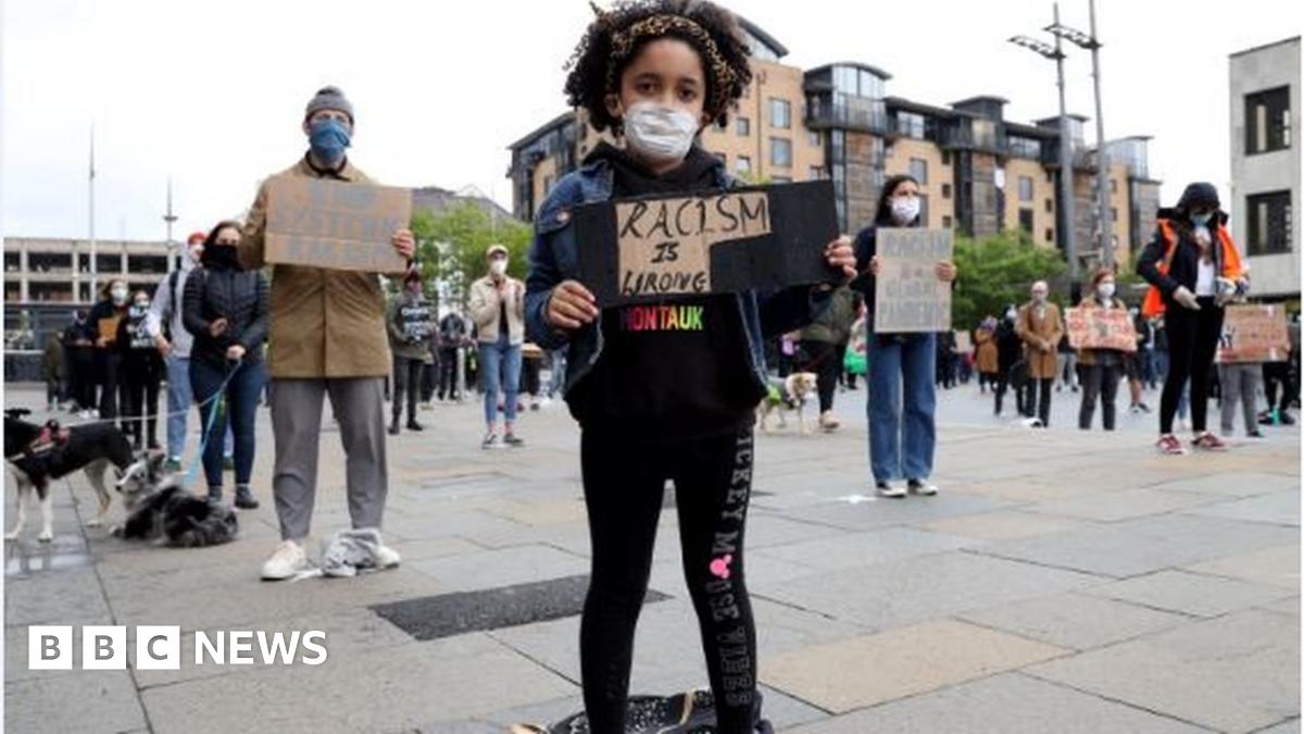 Coronavirus: Anti-racism rallies in Belfast and Londonderry - BBC News