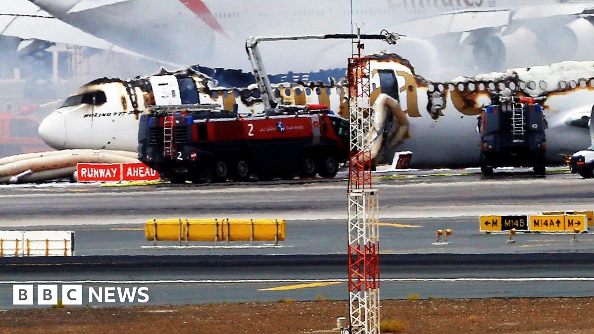 Emirates plane crash-lands at Dubai airport - BBC News
