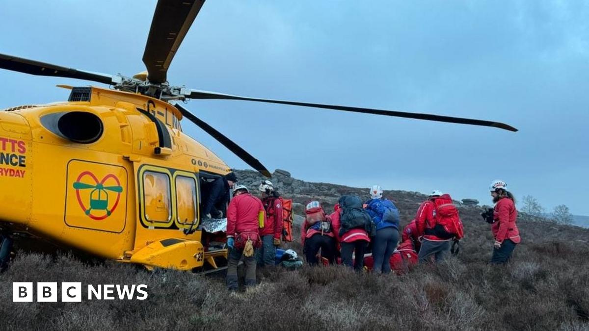 Peak District: Injured climber rescued after fall from crag - BBC News