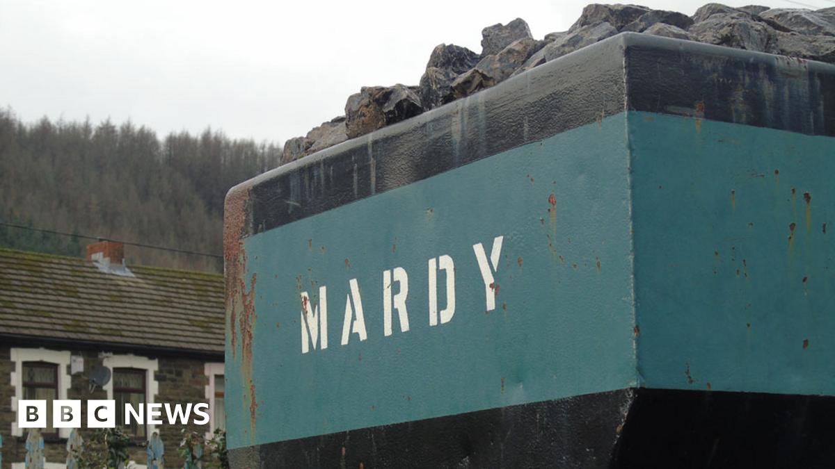 Maerdy: The day the last pit in the Rhondda closed - 25 years on - BBC News