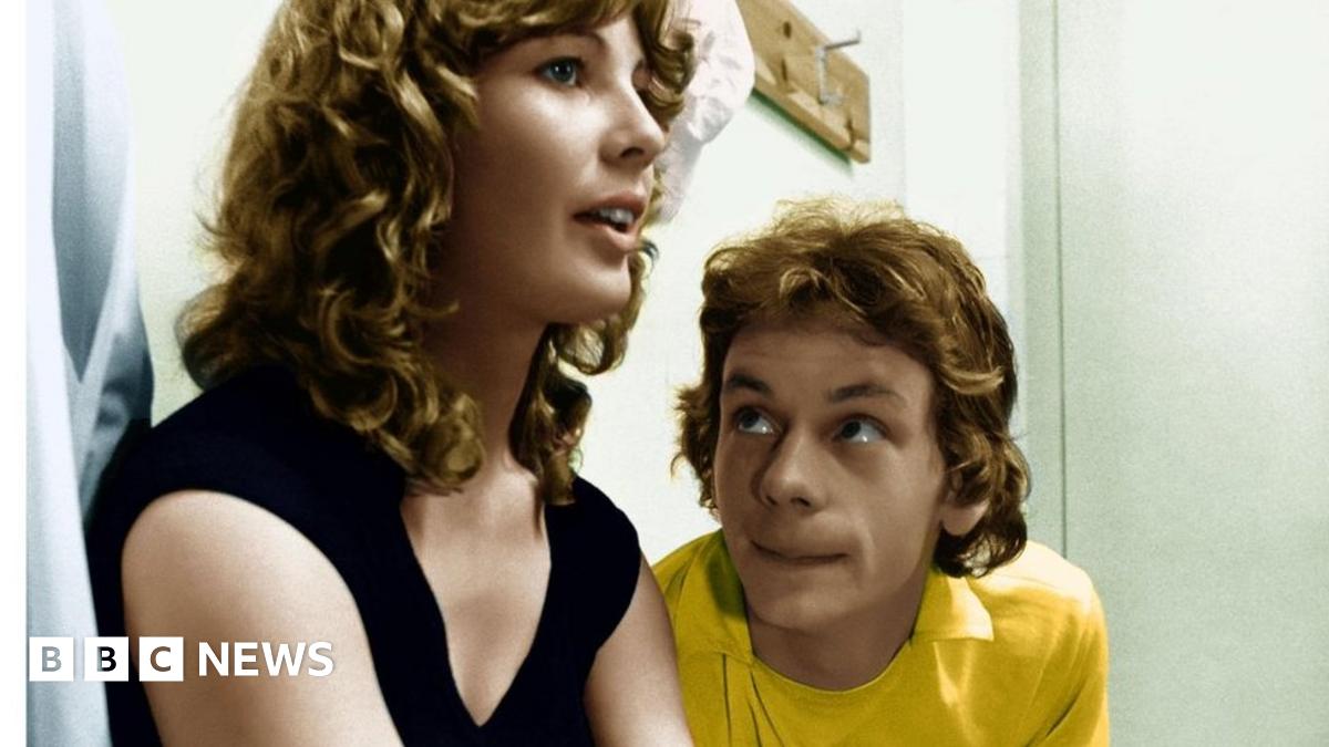 Gregory's Girl: 'The affection for it overwhelms me' - BBC News