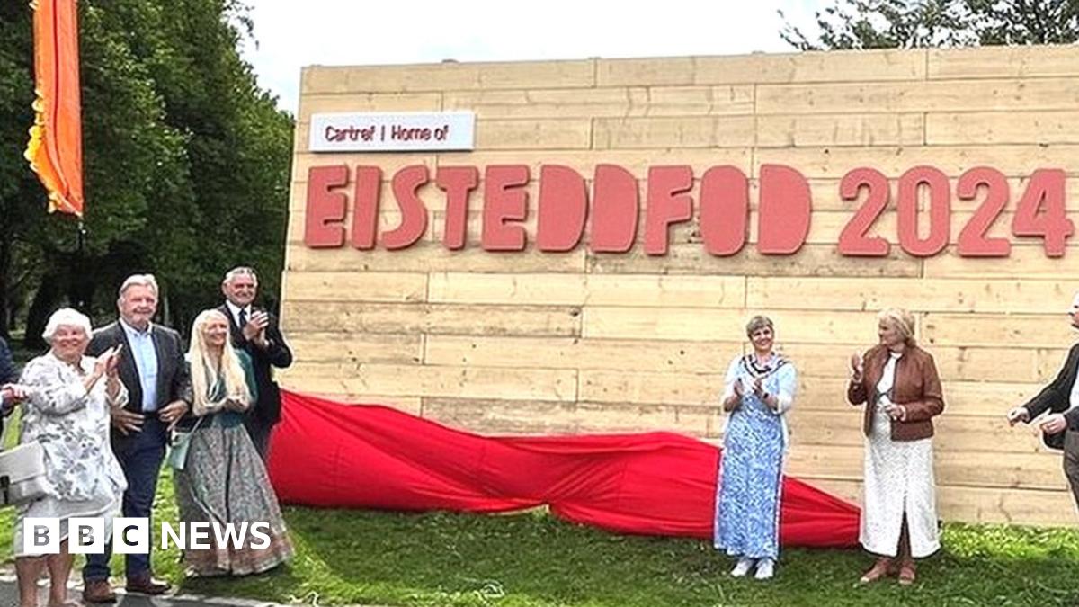 National Eisteddfod to be hosted by Pontypridd in 2024 - BBC News