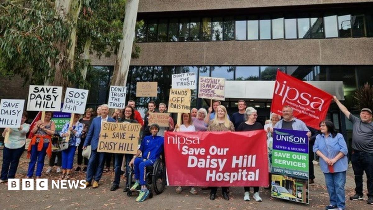 Daisy Hill Hospital: Campaigners meet senior health officials - BBC News