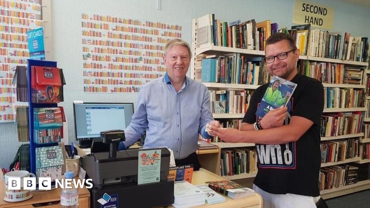 Royston gets first independent bookshop for 30 years - BBC News