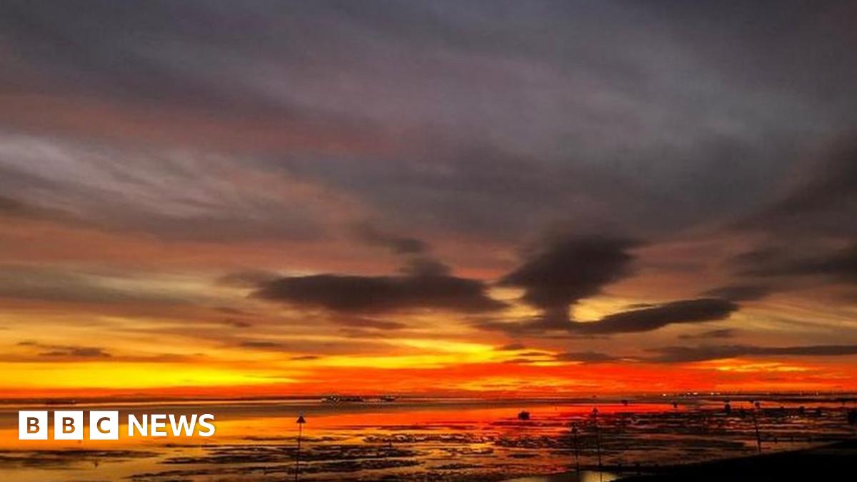 BBC Weather Watchers capture spectacular sunset pictures - BBC News