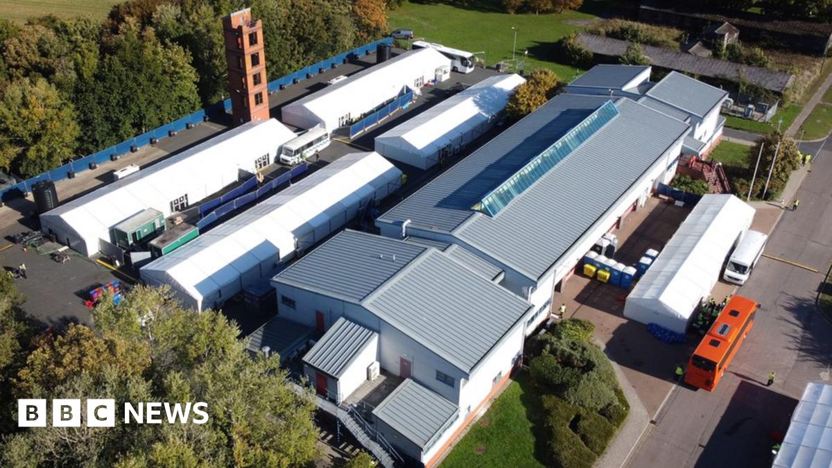 Migrant staying at Manston processing centre dies - Home Office - BBC News
